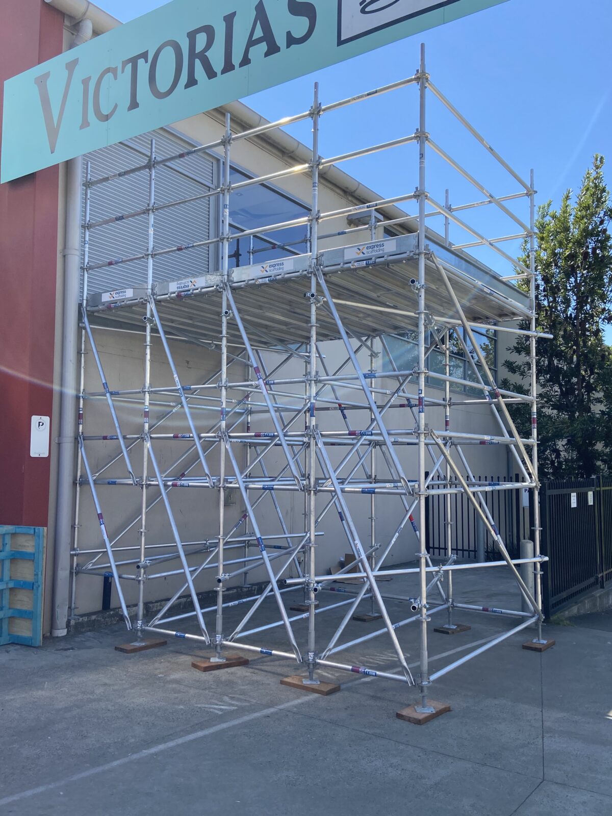 Victoria's Basement Sydney | Aluminium Scaffolding with 1-Tonne Deck by ...